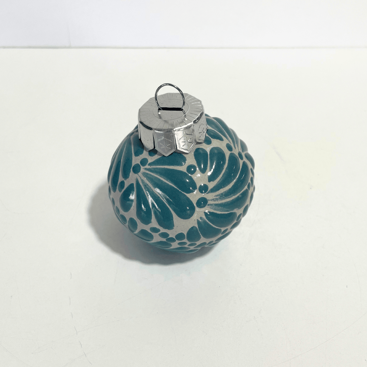 ESFERA NAVIDEÑA FONDO TRADICIONAL MIK VERDE TURQUESA – Talavera Salazar