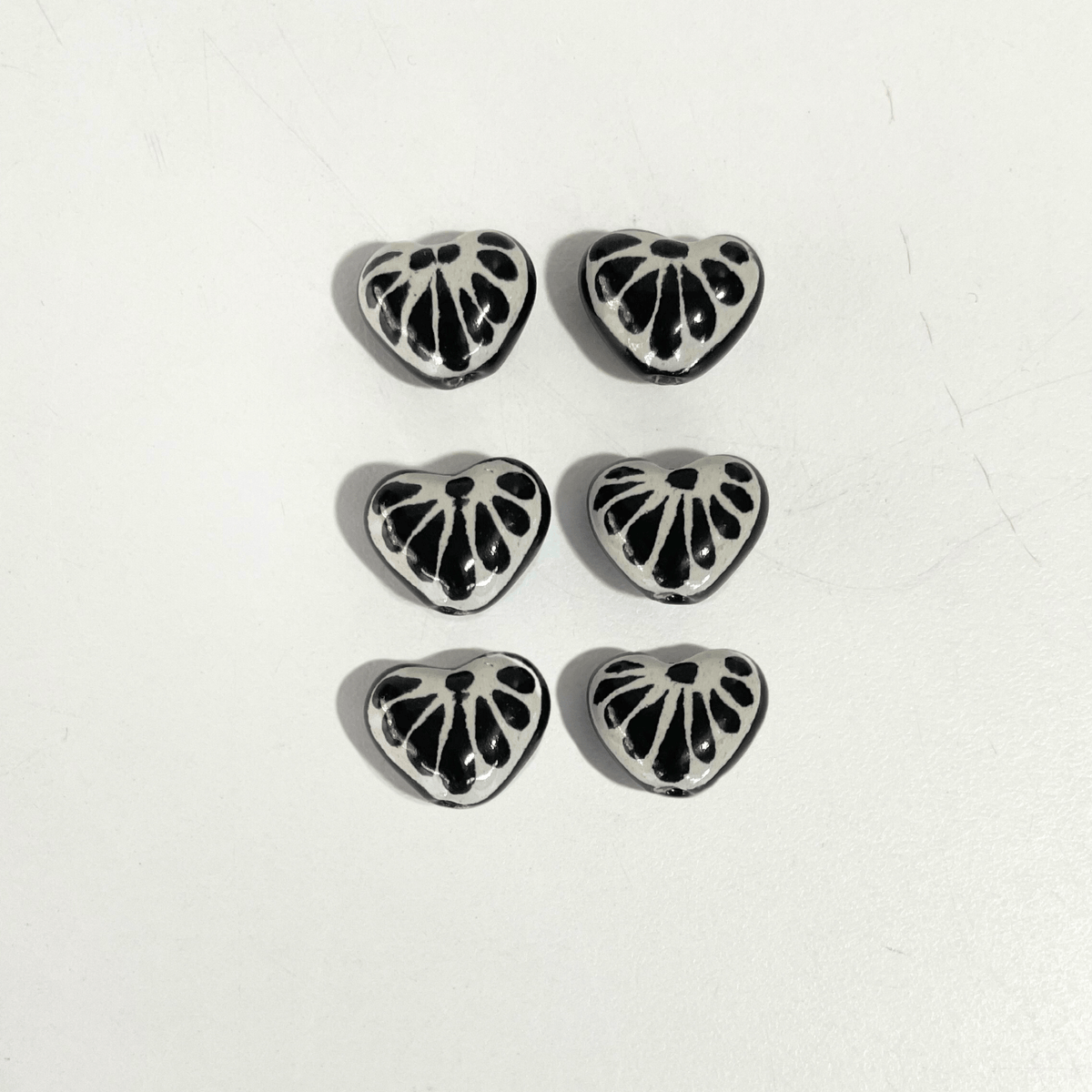 CORAZON TRIDIMENSIONAL INFLADO 1.5 CM FONDO TRADICIONAL DECORADO NEGRO ...